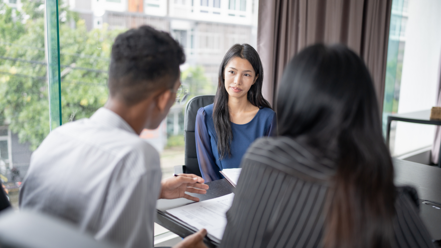 Job Hugging: The Workplace Trend Every Leader Needs to Understand in ...